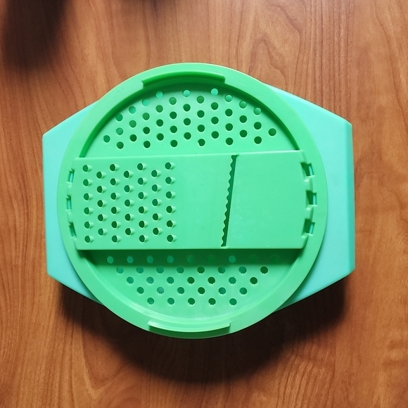 Tupperware | Kitchen | Vintage Tupperware Grater 2pc Set | Poshmark